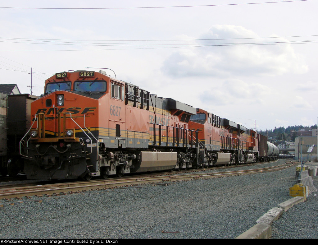 BNSF 6827 North at Bayside